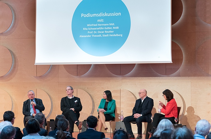 Podiumsdiskussionen - Ariane Bertz